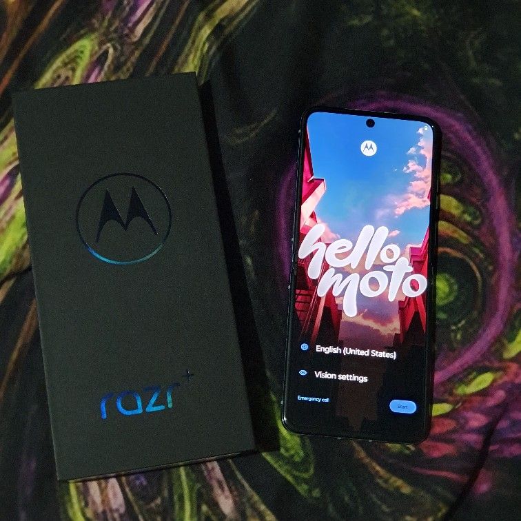 Motorola Razr 2023 Plus 256GB Glacier Blue Smartphone for Sale in Corp ...