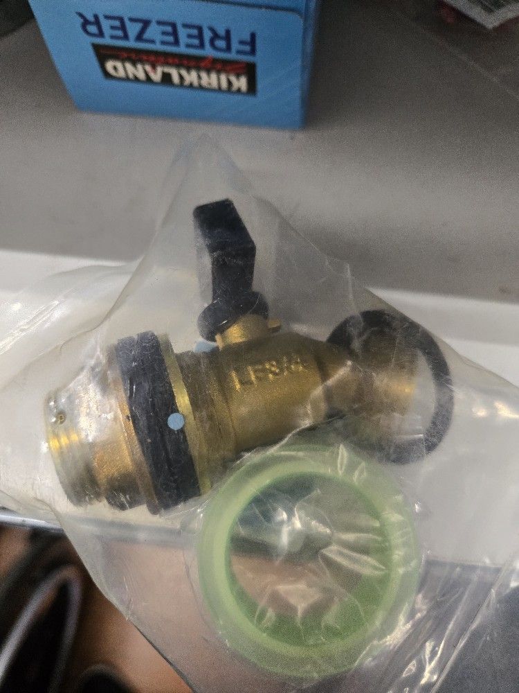 BRASS WATER CONTAINER VALVE for Sale in Cty Of Cmmrce, CA - OfferUp