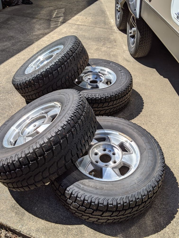 Set of 4 Dean Wintercat Radial SST Mud and Snow Studded Tires WITH ...