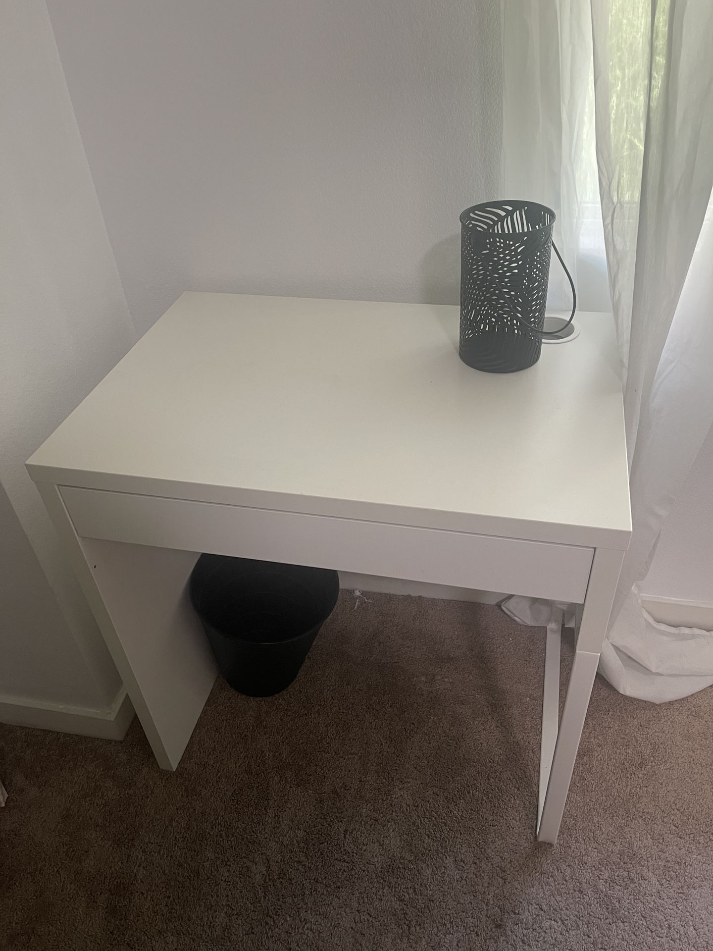 Ikea MICKE Desk, white, 28 3/4x19 5/8 " for Sale in Pomona, CA - OfferUp