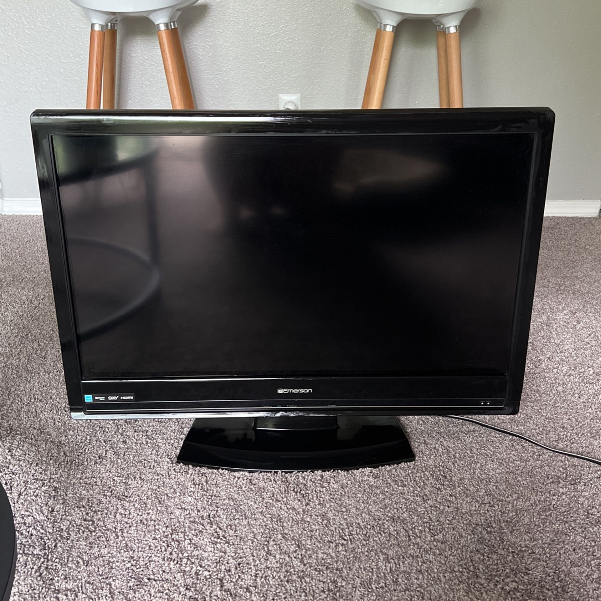 Emerson 32” HDTV for Sale in Thornton, CO - OfferUp