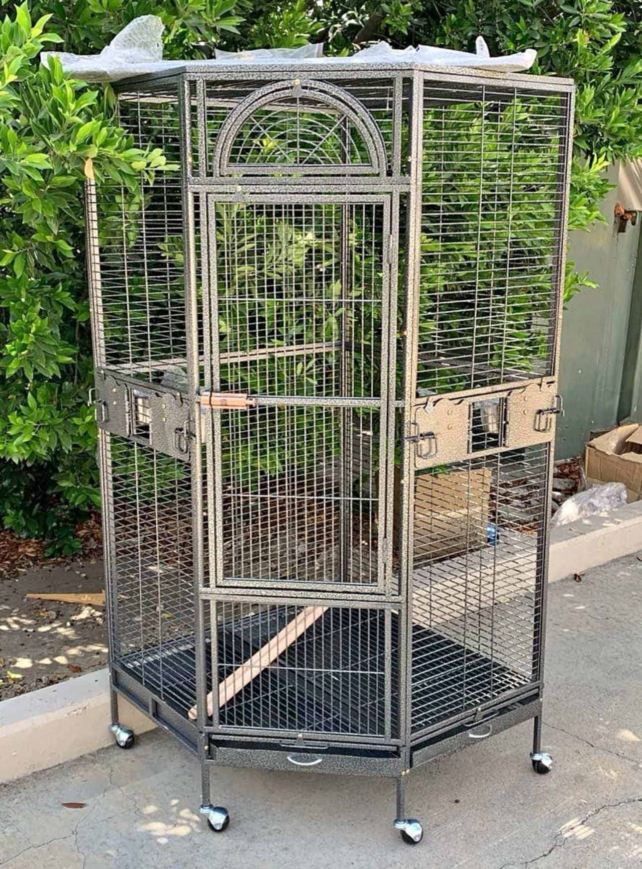 Extra Large Corner Parrot Bird Cage Seed Guard With Rolling Wheels for ...