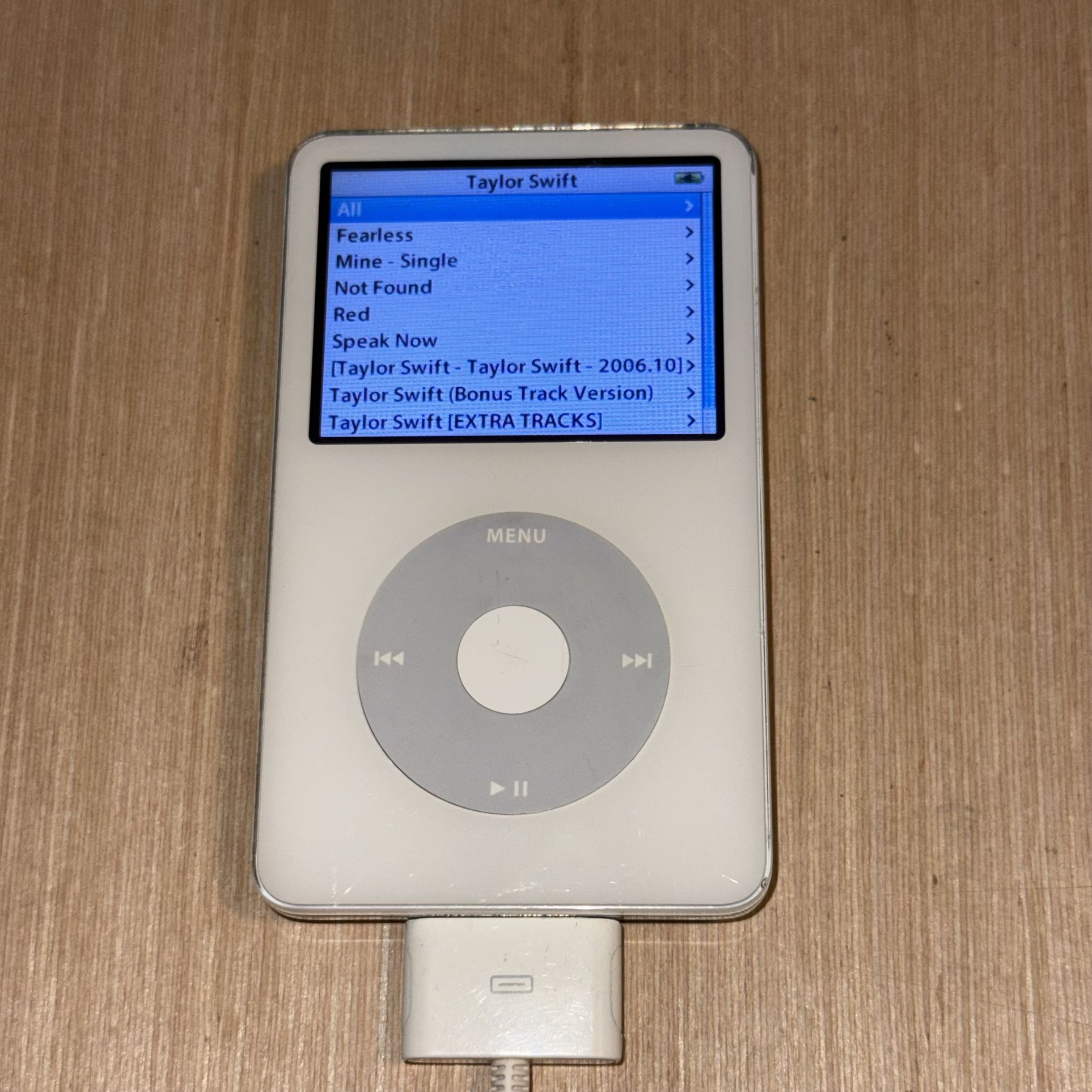 iPod Model:A1136 5thGen 30GB Wht Needs New Battery w/Charg-4916 Songs ...
