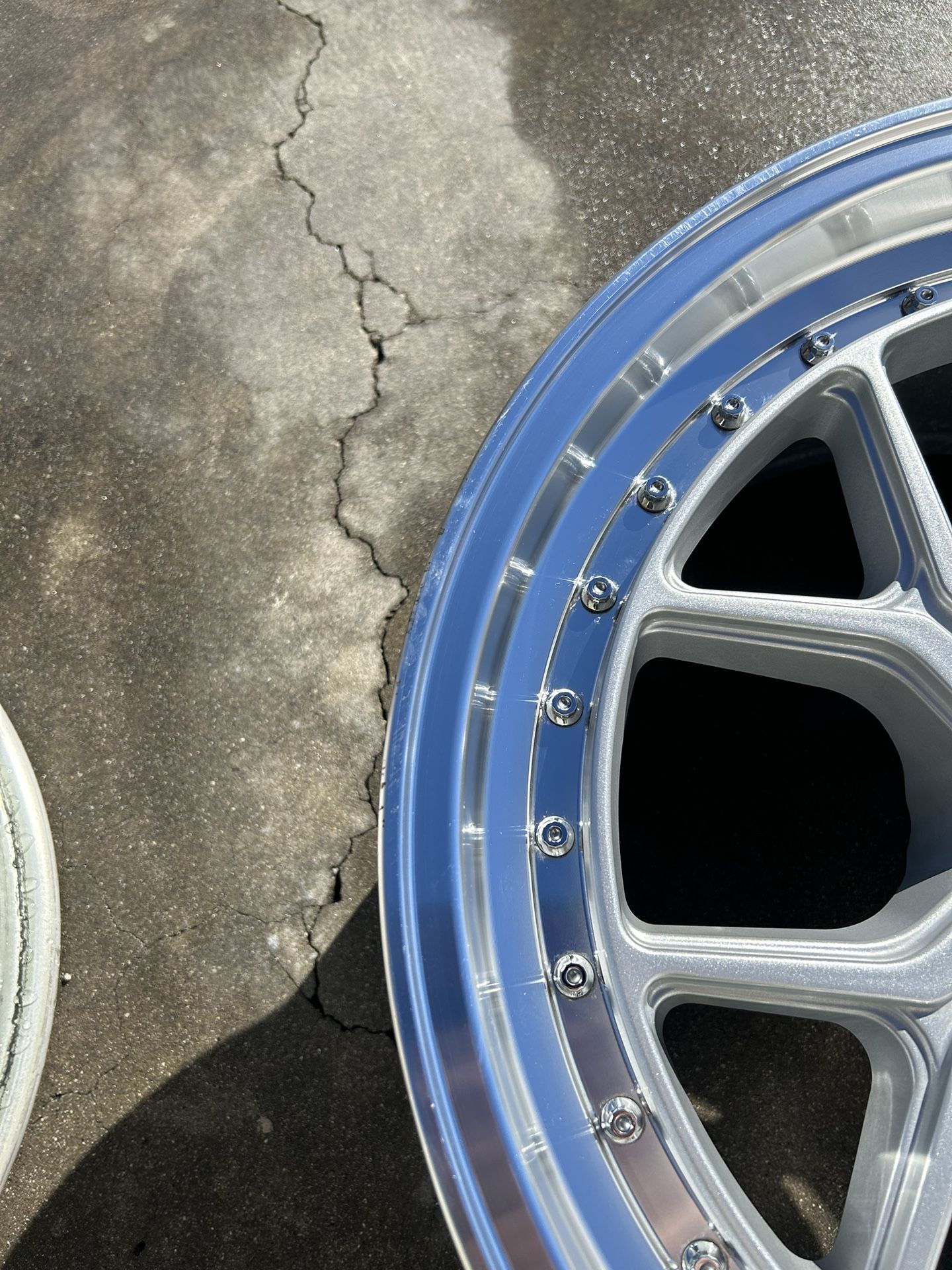 ESR CS2 STYLE RIMS for Sale in Palmdale, CA - OfferUp