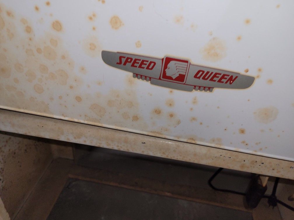 Speed Queen Whizz Junior Ironer for Sale in Pawtucket, RI - OfferUp