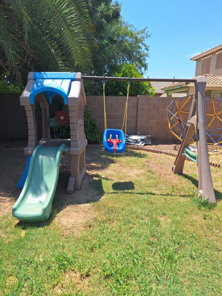 Step 2 Playhouse Swing and SlideI Combo for Sale in Chandler, AZ - OfferUp