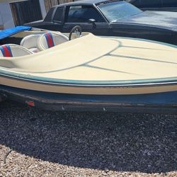 1975 Hallett Jet Boat