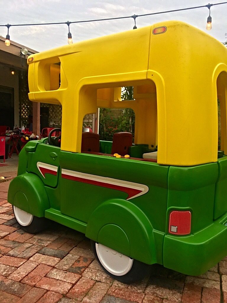 Step2 RV Camper Fun Playhouse Playset Vintage for Sale in Glendale, AZ ...