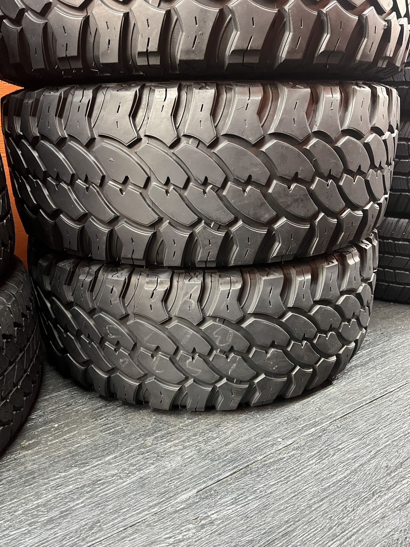315/70R17 Pro Comp Extreme M/T Full Tire Set for Sale in Arlington, TX ...