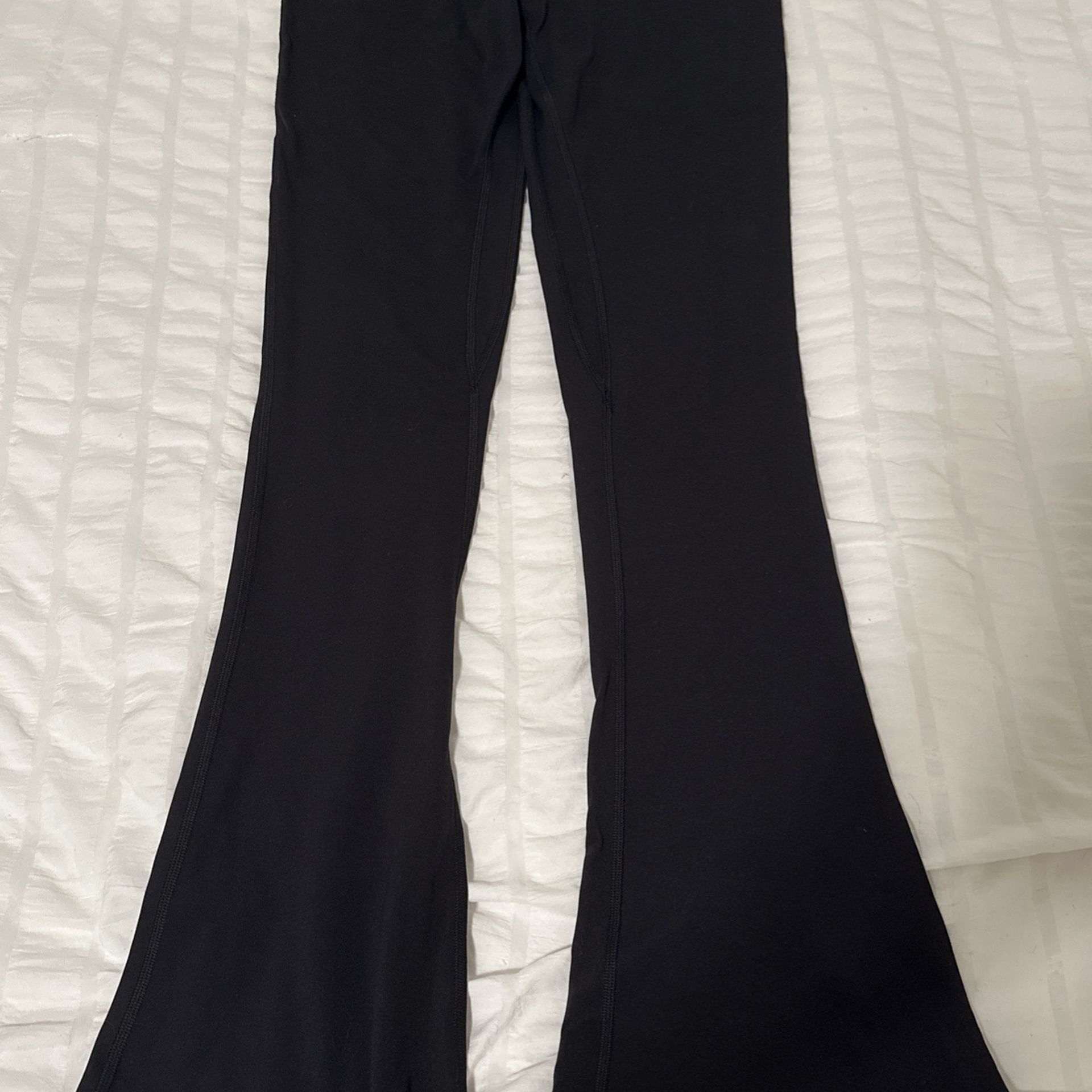 Lululemon Align High Rise Mini-Flared Pant Size 6 for Sale in Hutto, TX ...