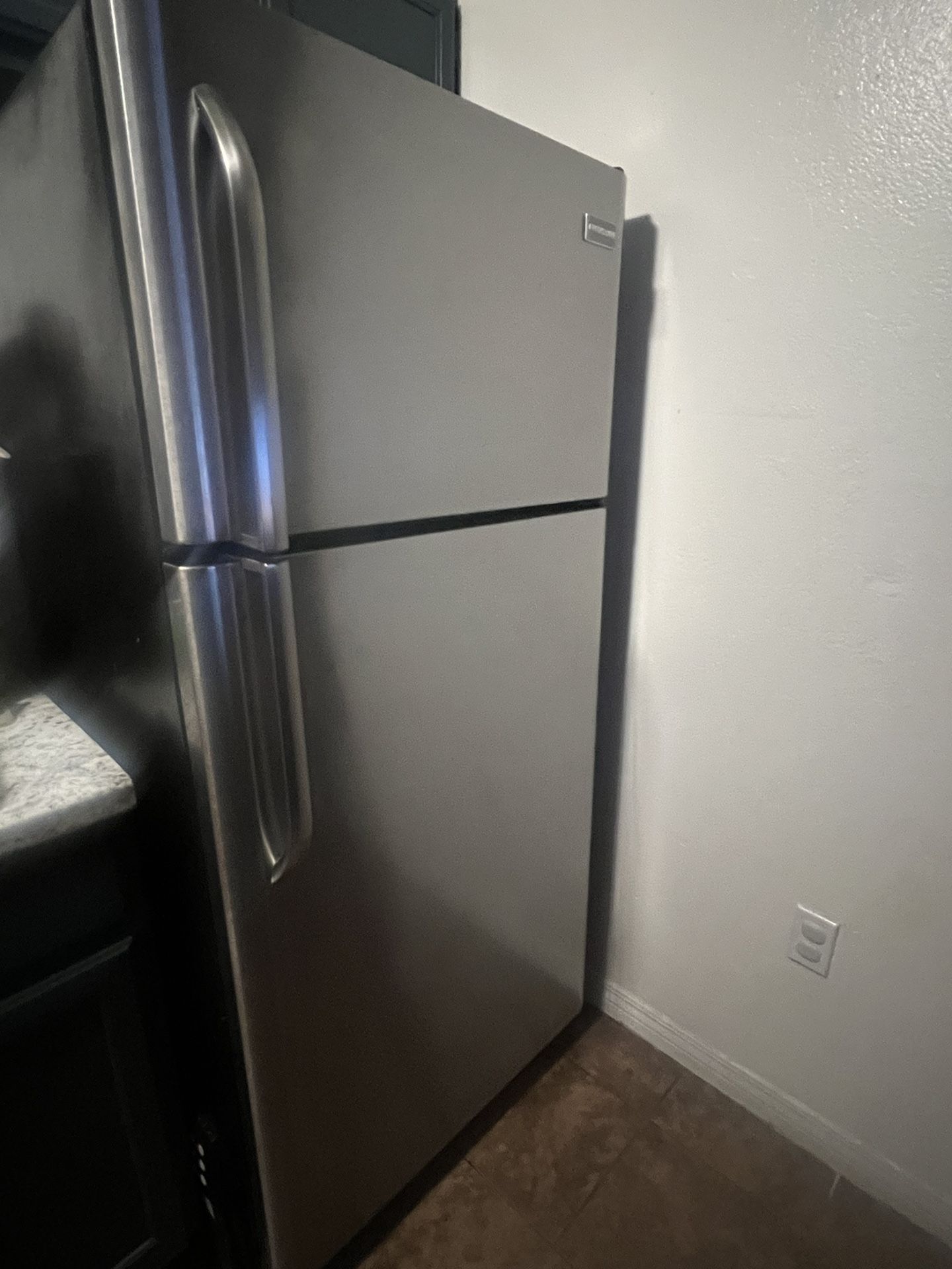 Fridge for Sale in Riverside, CA - OfferUp