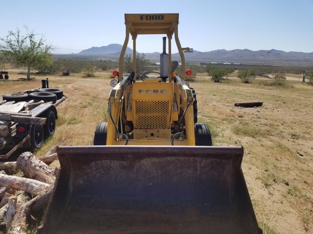 Ford 3550 Tractor for Sale in Apple Valley, CA - OfferUp