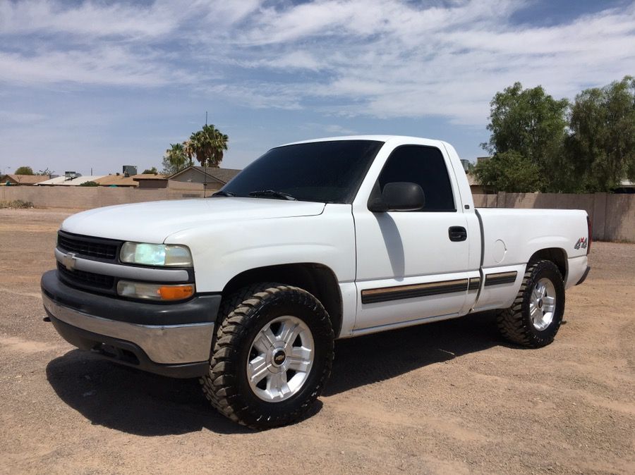 2000 Chevy Silverado single cab 4x4 for Sale in Phoenix, AZ - OfferUp