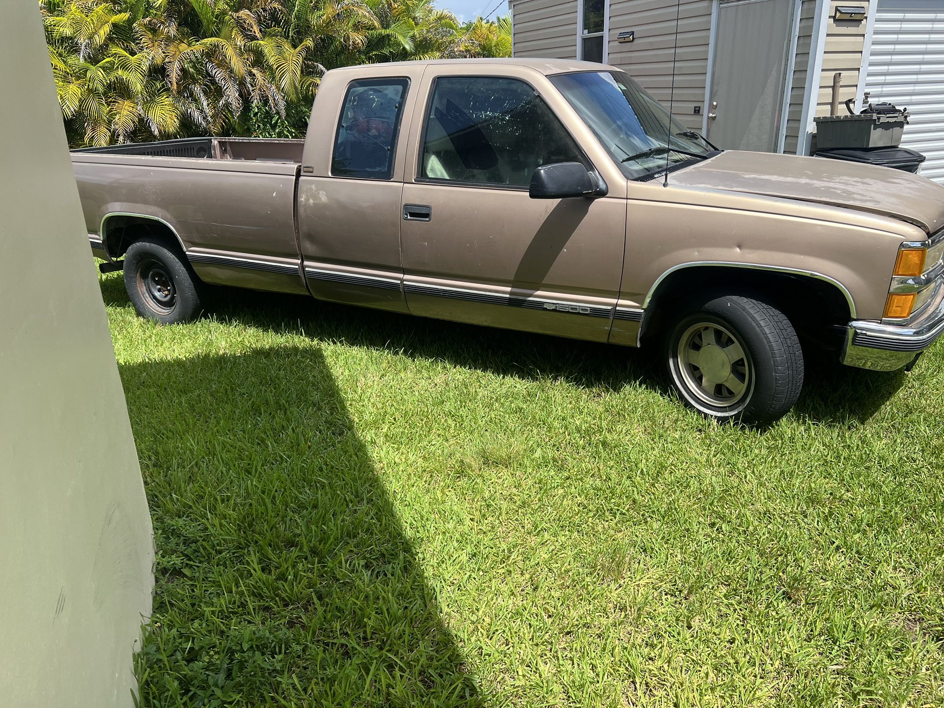 1995 Chevrolet C/K 1500 Series for Sale in Miami, FL - OfferUp