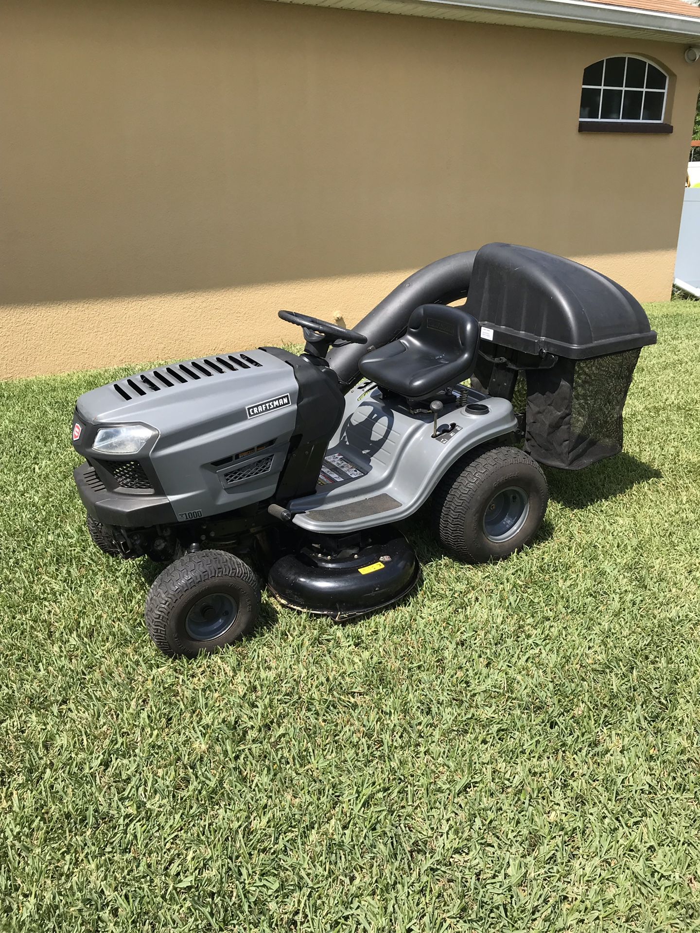 CRAFTSMAN LT1000 TRACTOR 42 INCH RIDING LAWN MOWER WITH BAGGER for Sale ...