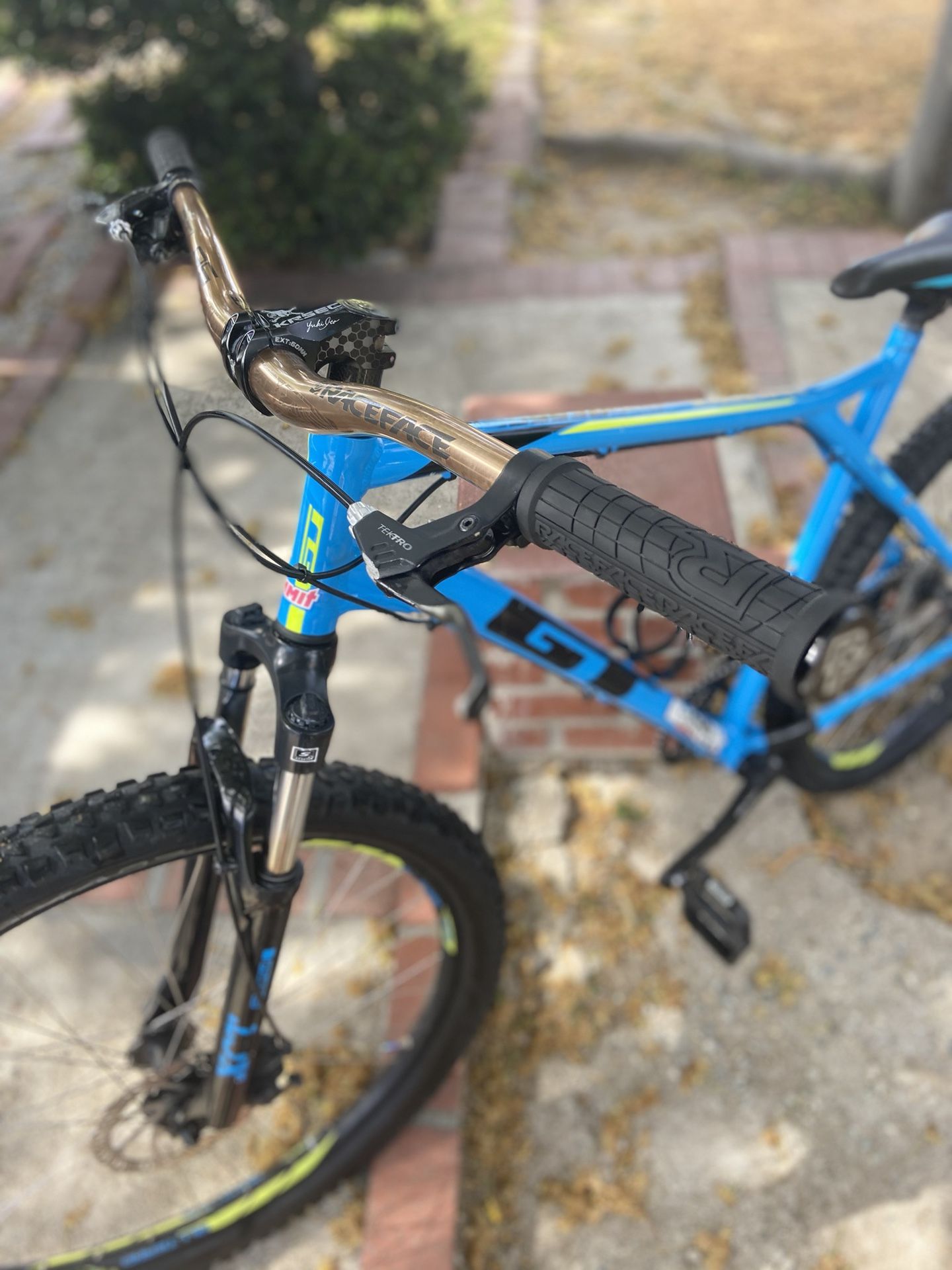 Gt aggressor pro mountain bike for Sale in Santa Ana, CA - OfferUp