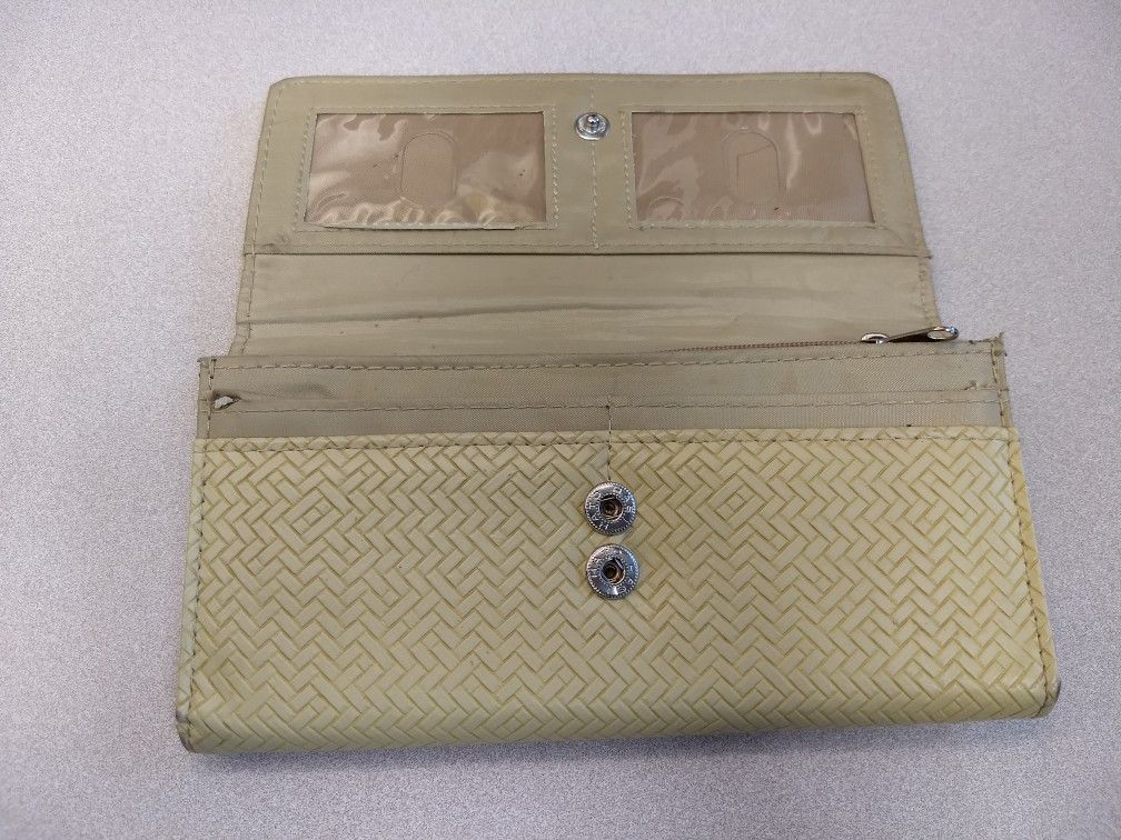 Women's Hato Hasi wallet clutch organizer for Sale in San Diego, CA ...
