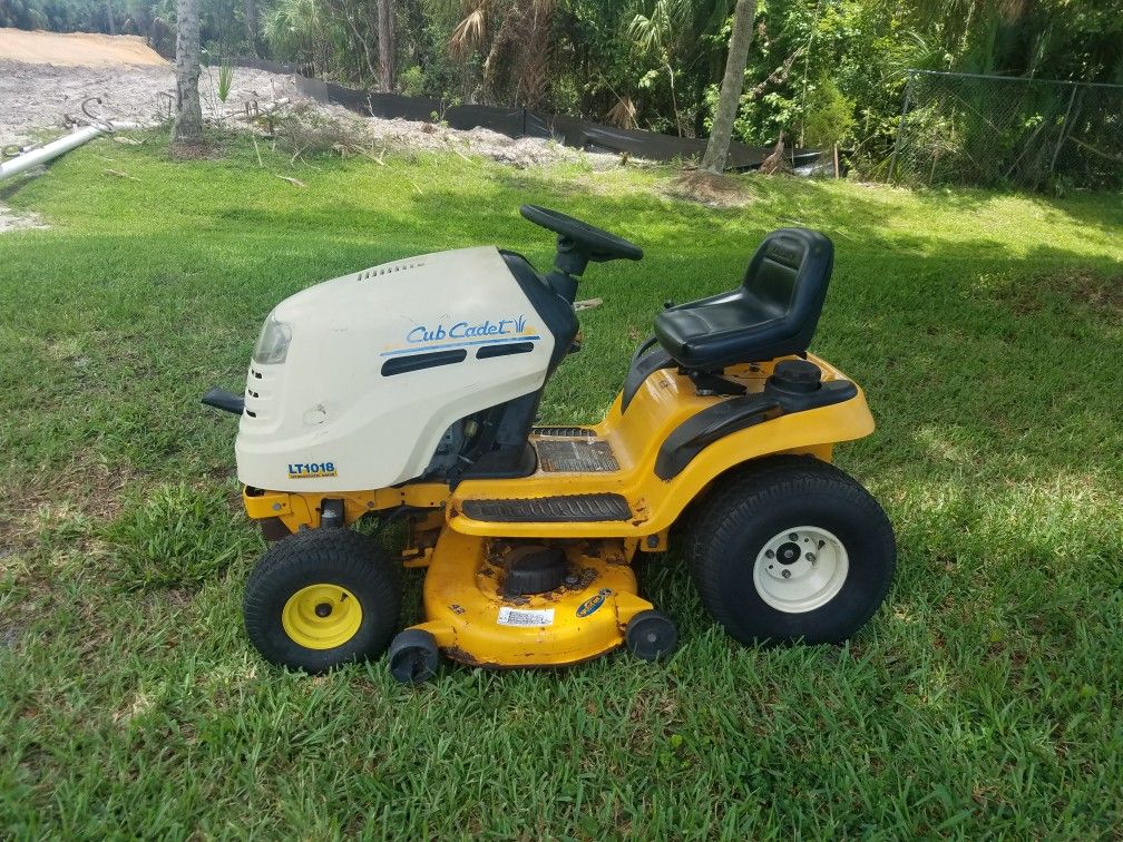 Cub cadet LT1018 lawn tractor for Sale in PT ORANGE, FL - OfferUp