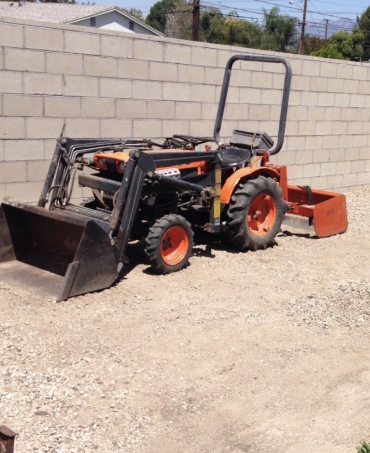 4x4 diesel 3 cylinder Kabota tractor / front loader / rear Gannon / PTO ...