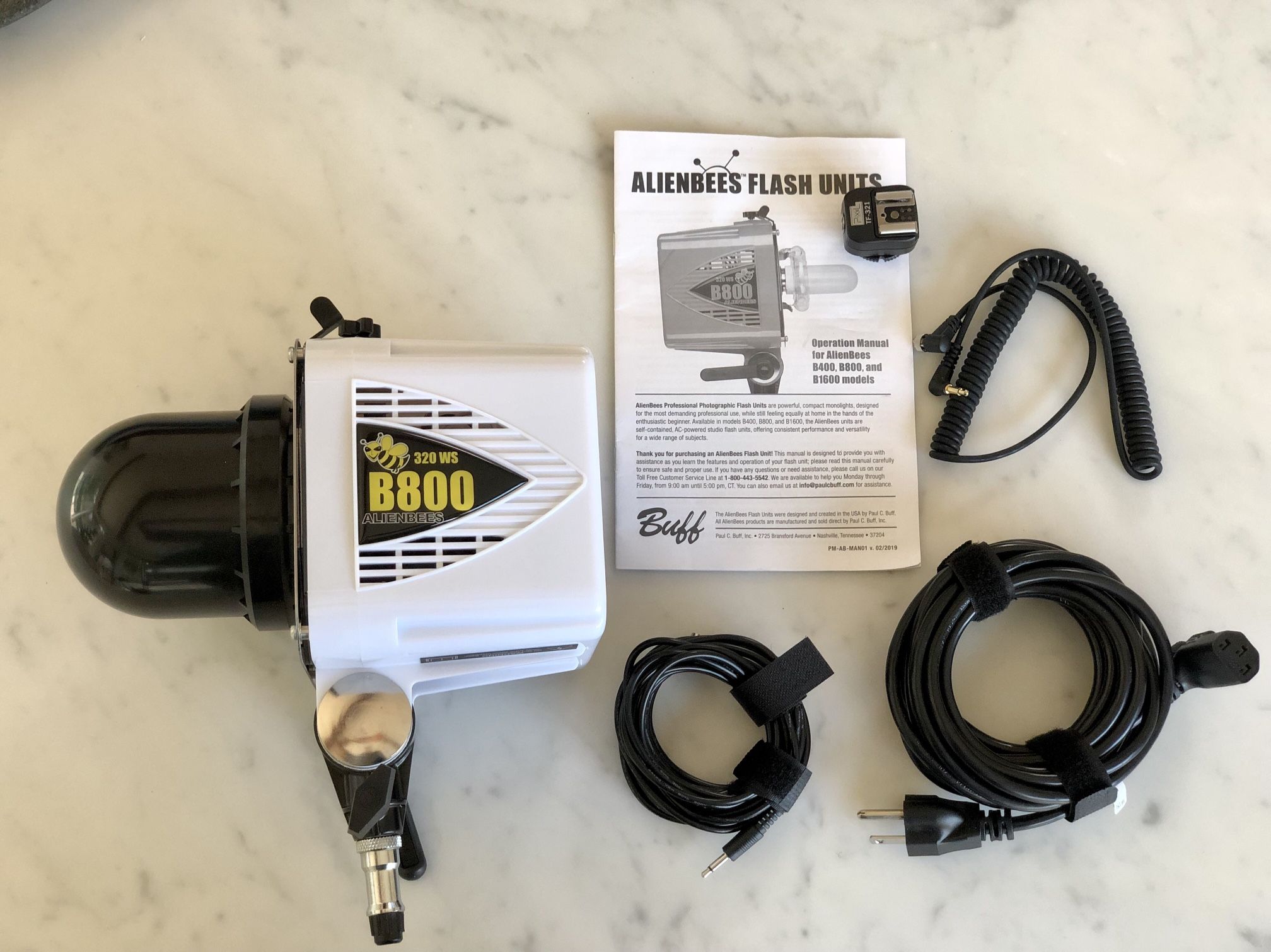 Paul C Buff Alien Bees b800 320 watt strobe photo light for Sale in Los ...