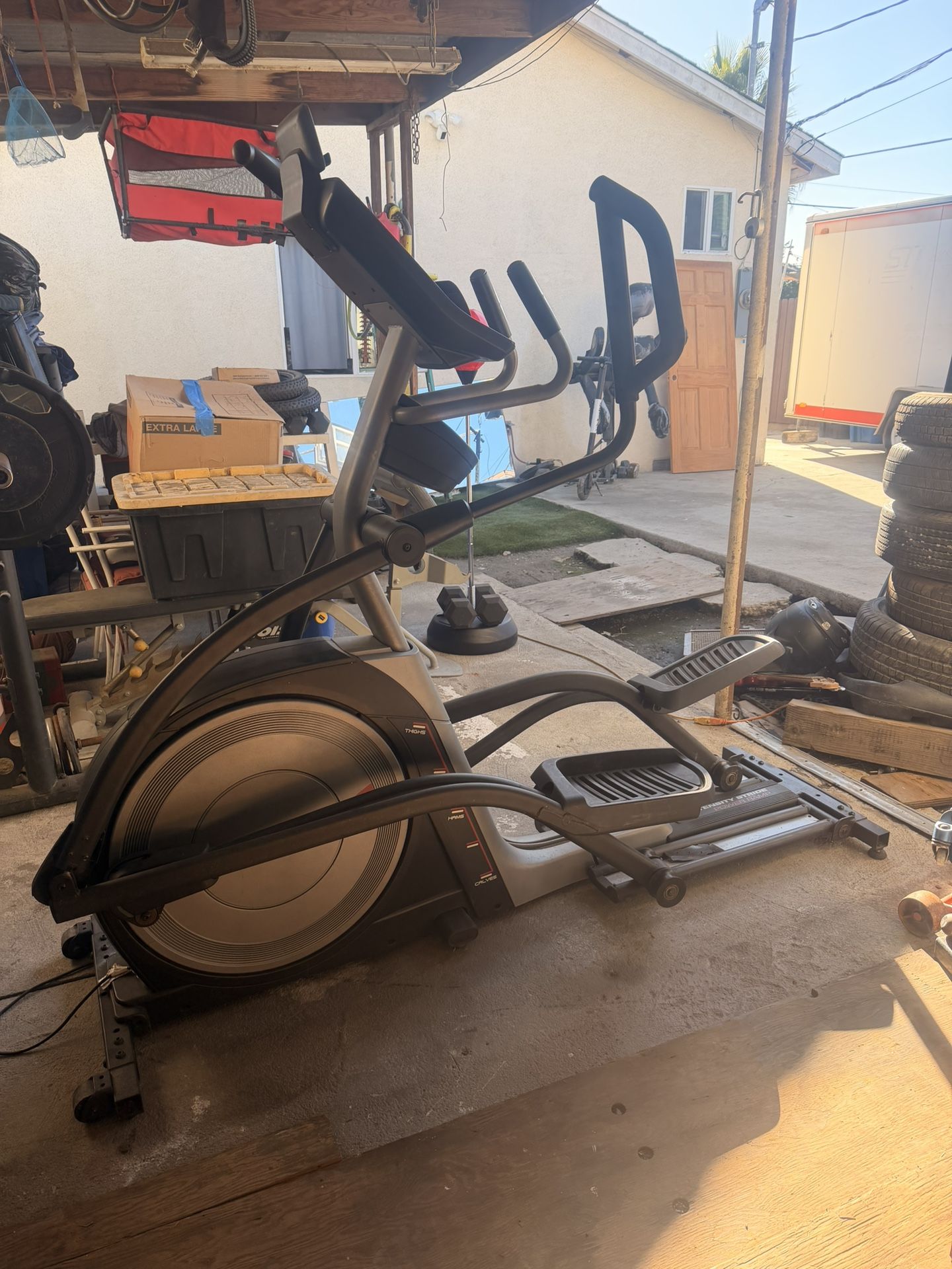 PROFORM ELLIPTICAL MACHINE for Sale in Los Angeles, CA - OfferUp