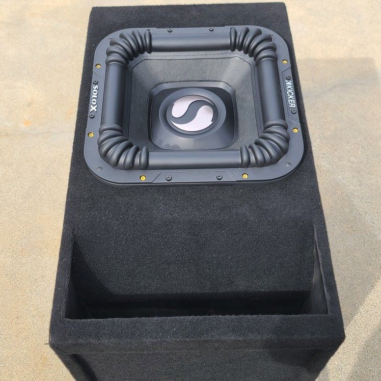 15" Kicker Solo X in a custom box for Sale in Fallbrook, CA - OfferUp