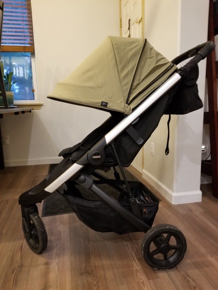 Thule Spring Stroller for Sale in Lynnwood, WA - OfferUp
