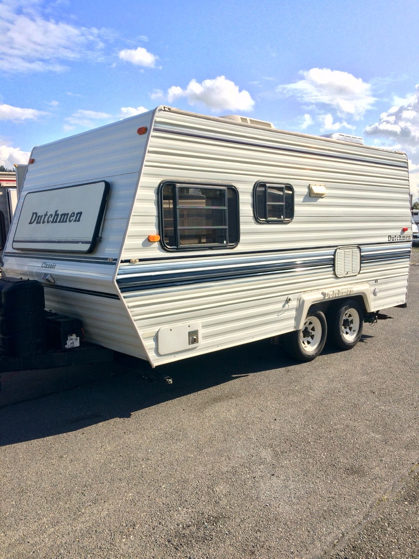 like new!! 1991 Dutchmen 19ft must see! for Sale in Edgewood, WA - OfferUp