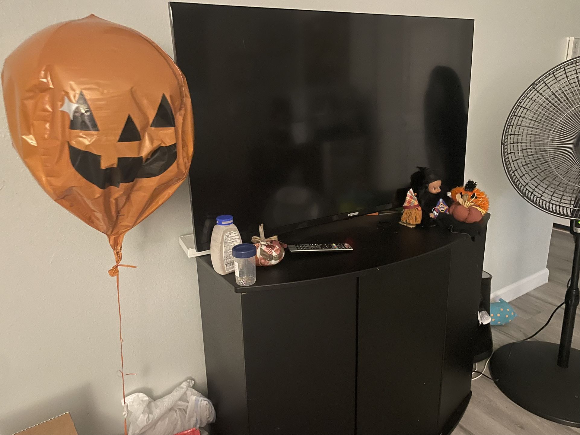 Element 32” Smart Tv For Sale! for Sale in Woodland Park, CO - OfferUp
