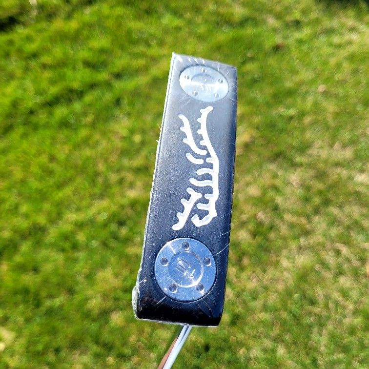 Sunday Red Themed Golf Putter, RH (New) for Sale in Santa Clarita, CA ...