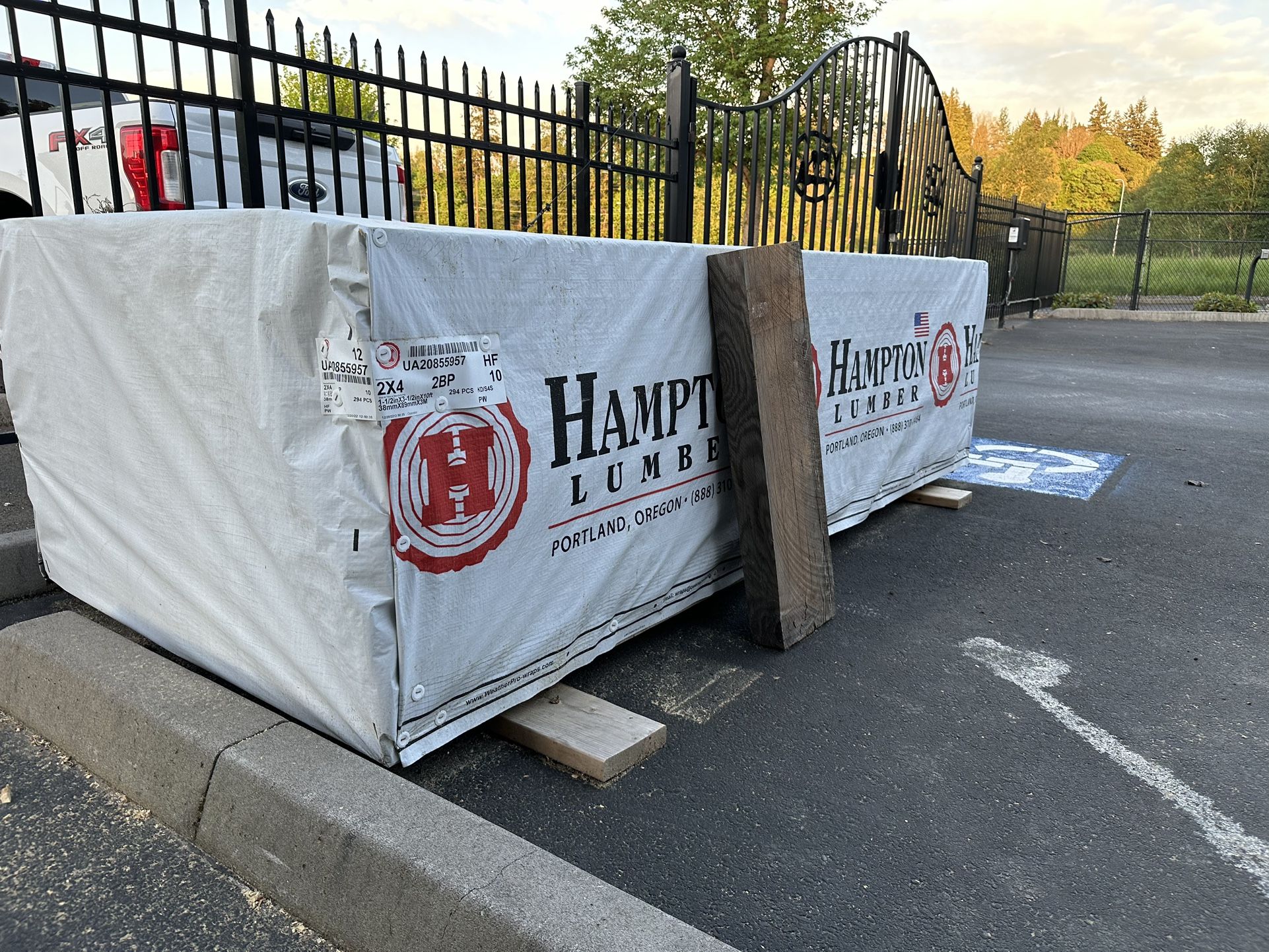 2x4” 10ft Pallet - 294 pieces for Sale in Portland, OR - OfferUp