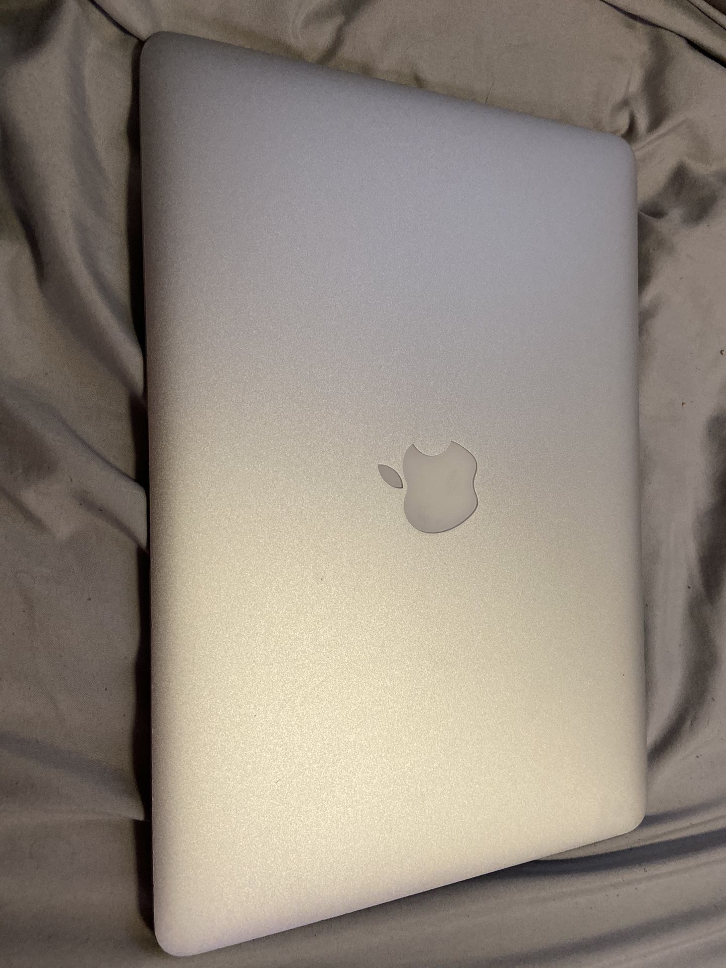 Apple Mac book pro model: A1708. (16gb) for Sale in Chicago, IL - OfferUp