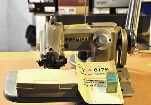 Consew Blind Stitch sewing machine, Premier Model 817 for Sale in ...