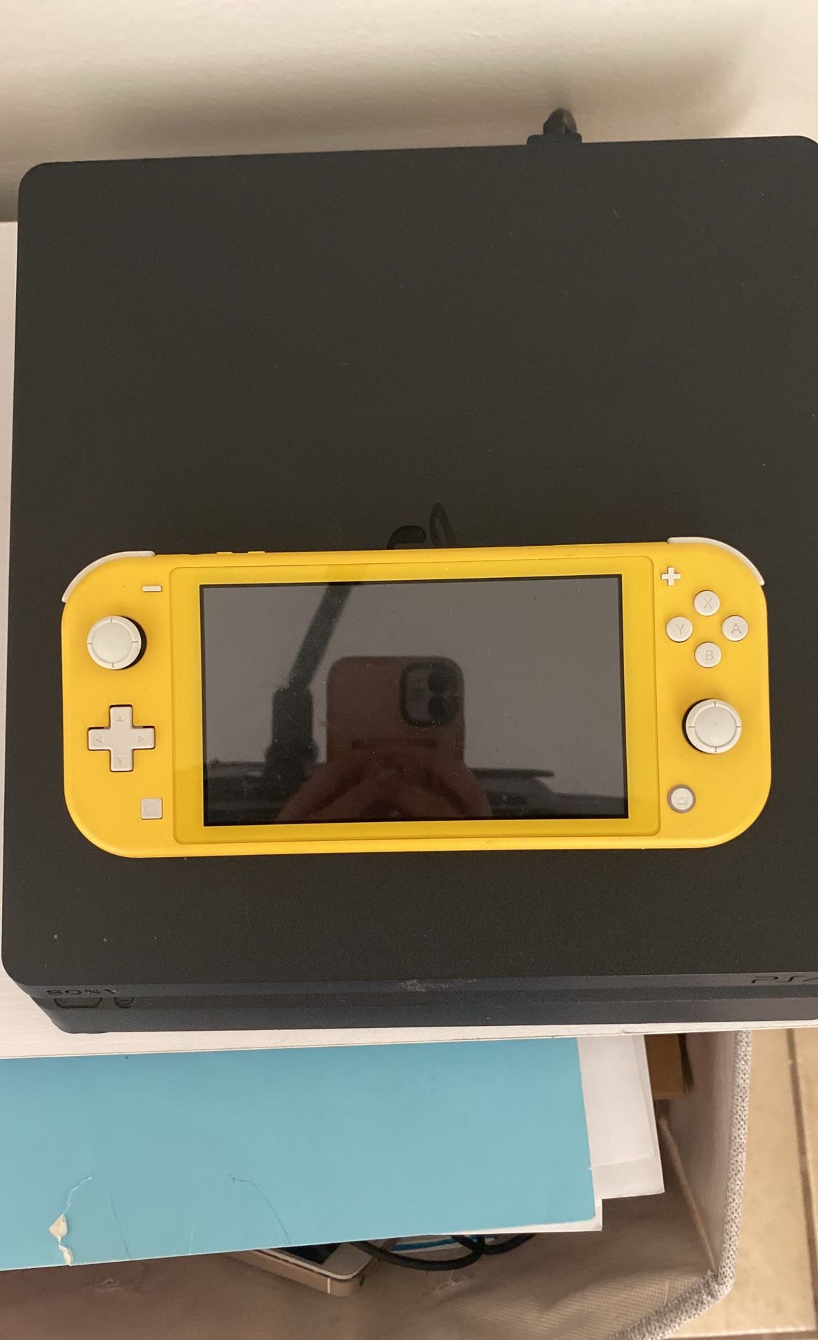 Yellow Nintendo Switch Lite for Sale in Sacramento, CA - OfferUp