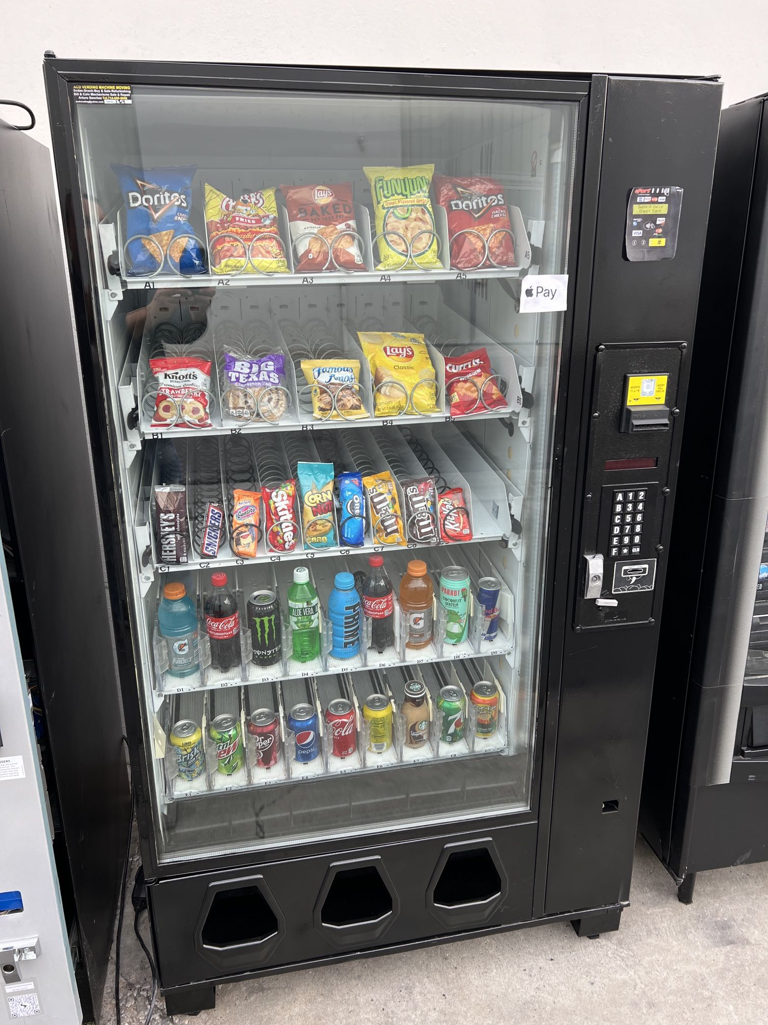 COMBO VENDING MACHINES for Sale in Anaheim, CA - OfferUp