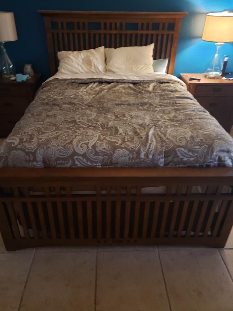 Used queen size bed & frame for Sale in Tucson, AZ - OfferUp