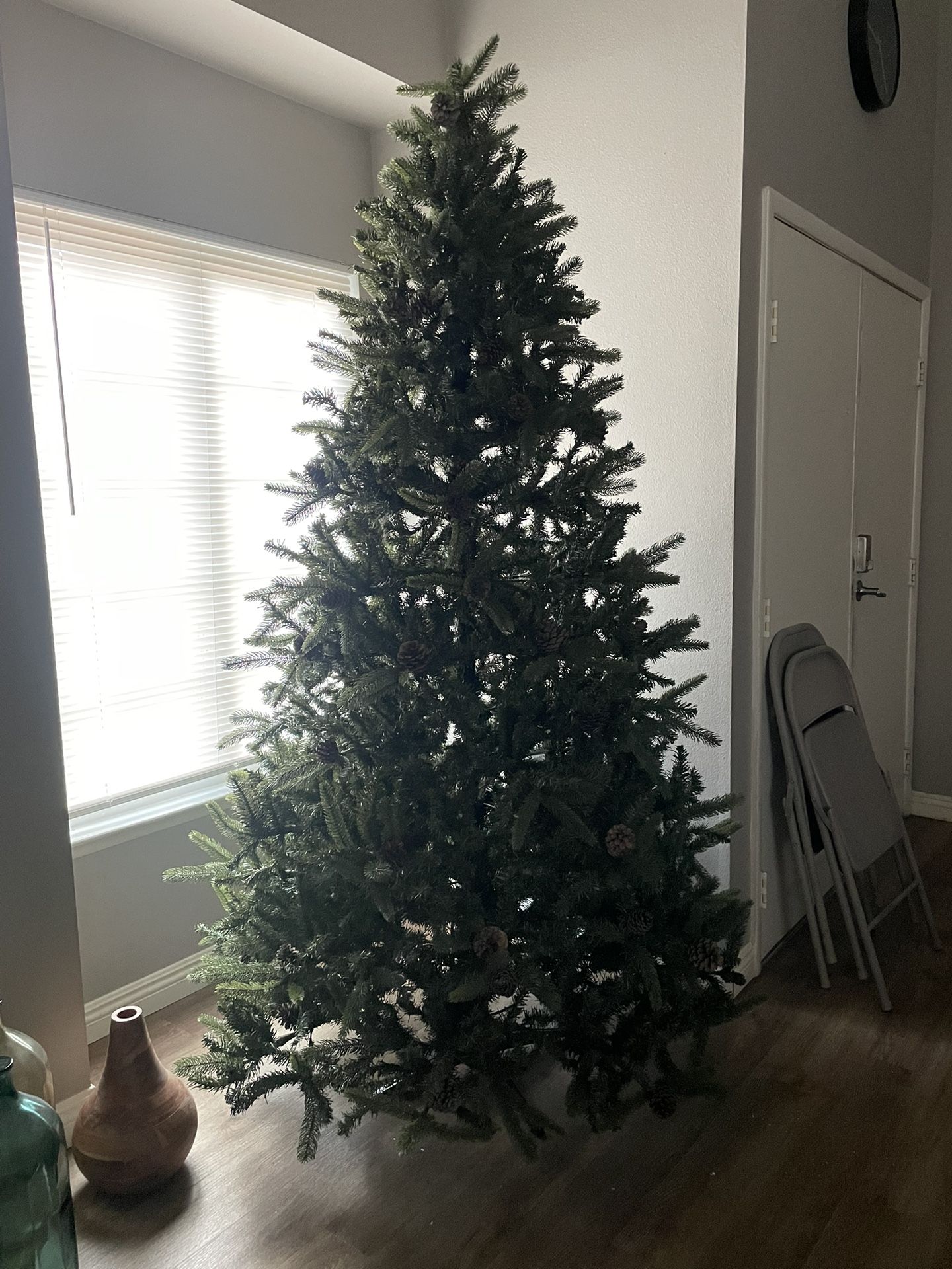 7.5 Artificial Christmas Tree/ No Lights for Sale in Las Vegas, NV ...