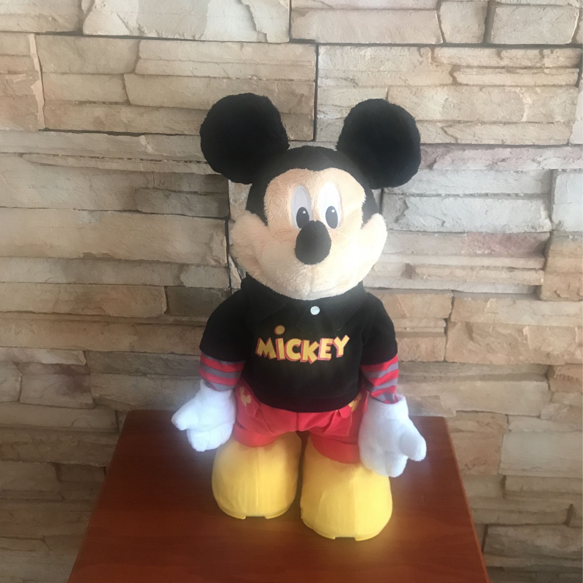 Dance Star 17” MICKEY MOUSE Walking Talking 2009 Fisher Price for Sale ...
