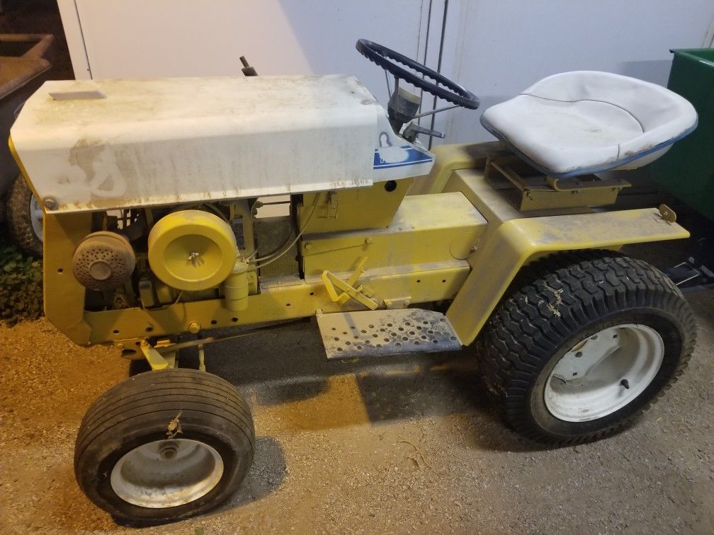 1974 cub cadet lawn tractor for Sale in Gilbert, AZ - OfferUp