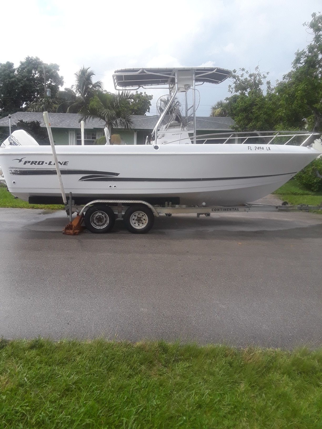 proline 23 footer with 225 Johnson 2001 for Sale in Fort Lauderdale, FL ...