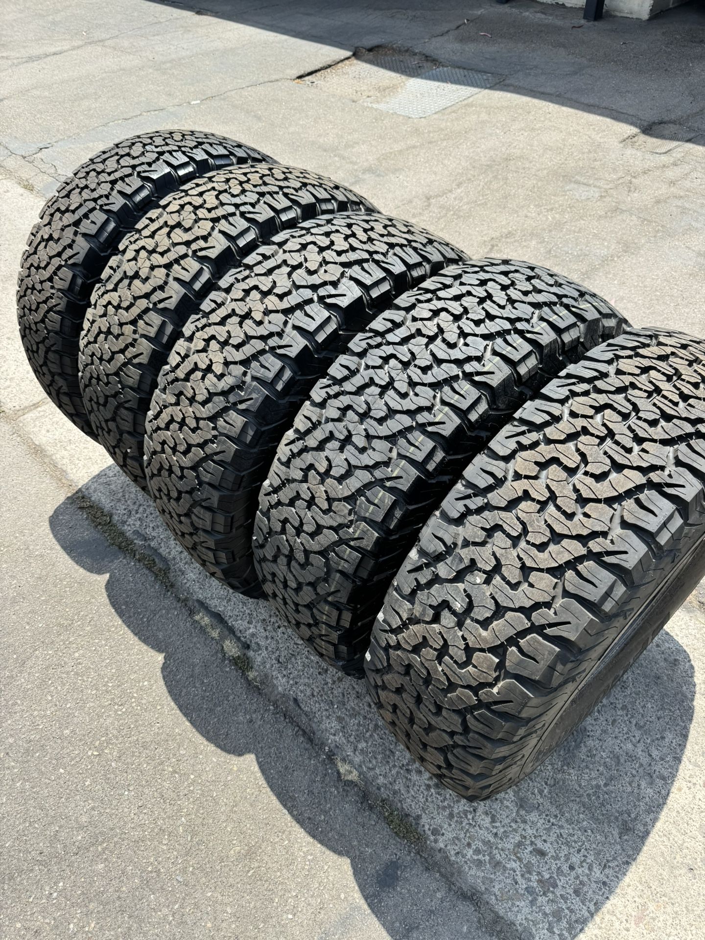 Set Of 5 Brand New 37” BF Goodrich KO2 All Terrain Tires 37/12.5/17 Load Range C for Sale in ...