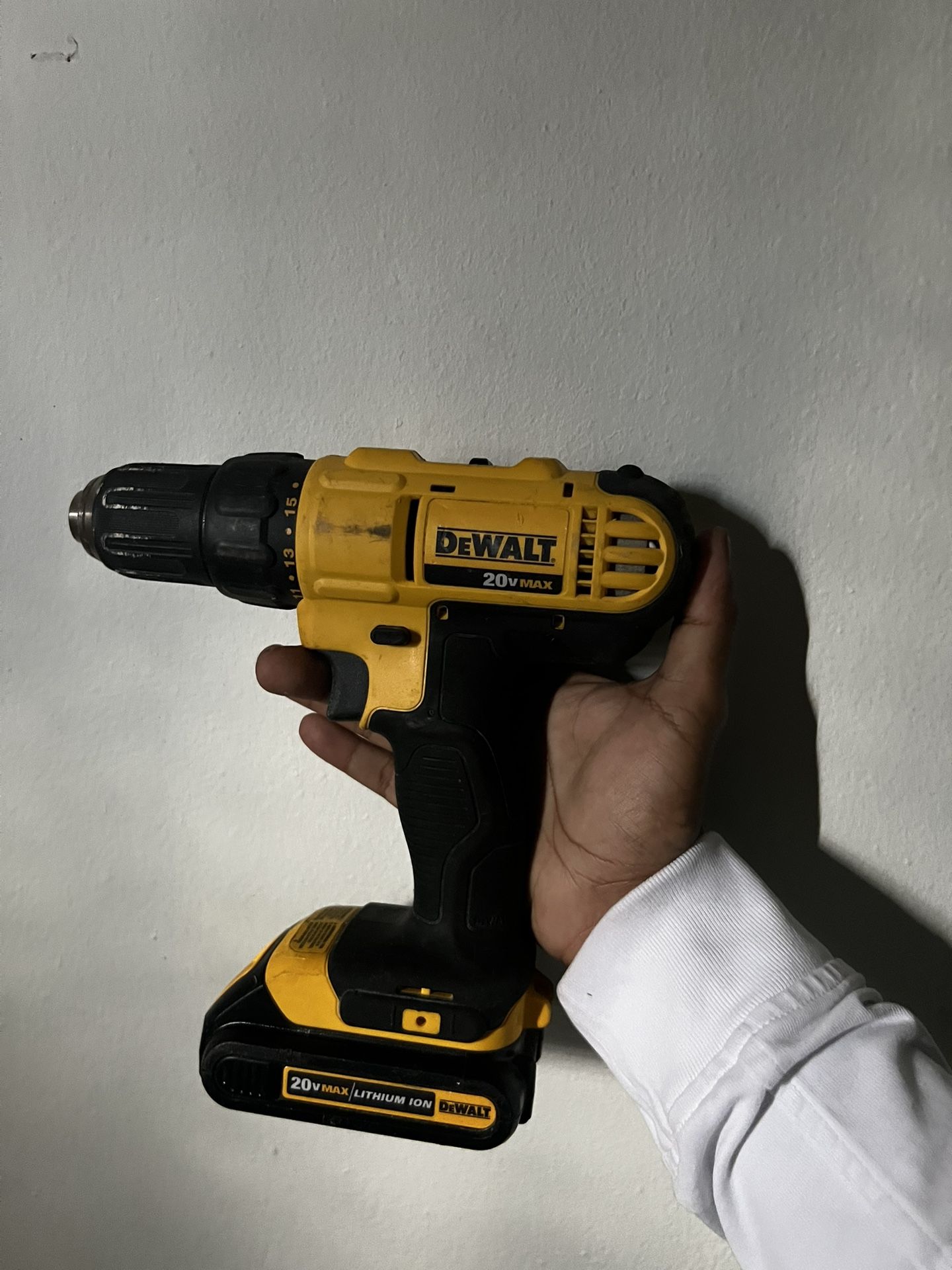 Dewalt 20v Max Impact Drill for Sale in Miami, FL - OfferUp