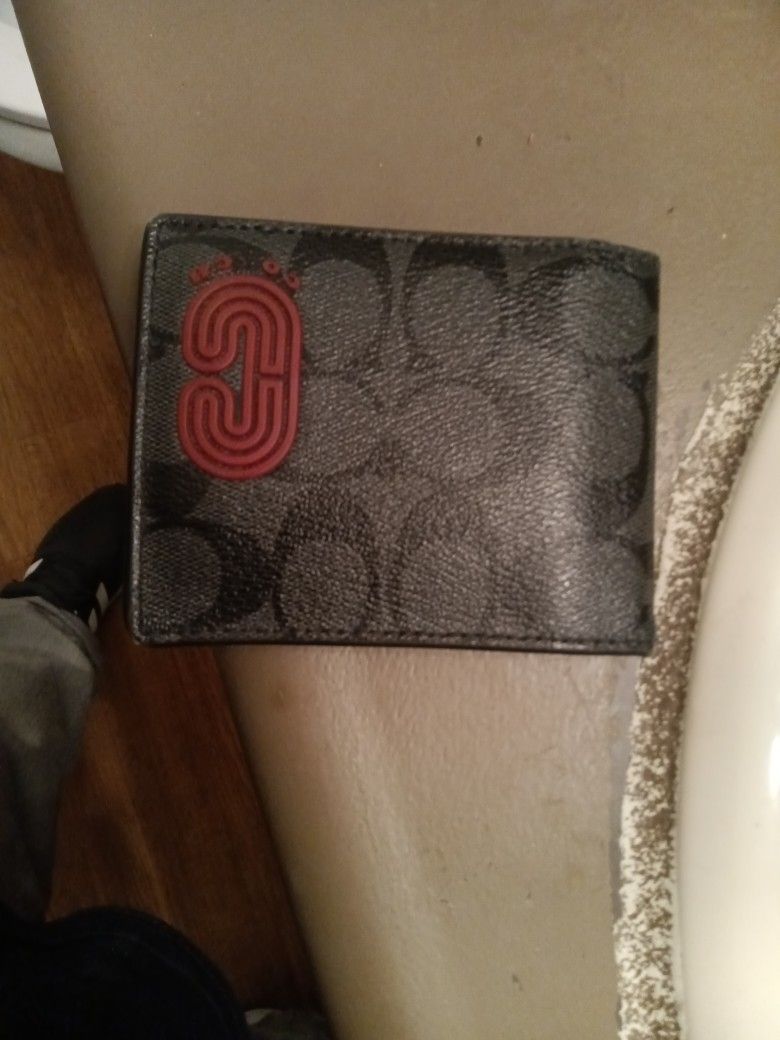 Very Nice Mens Coach Wallet for Sale in Portland, OR - OfferUp