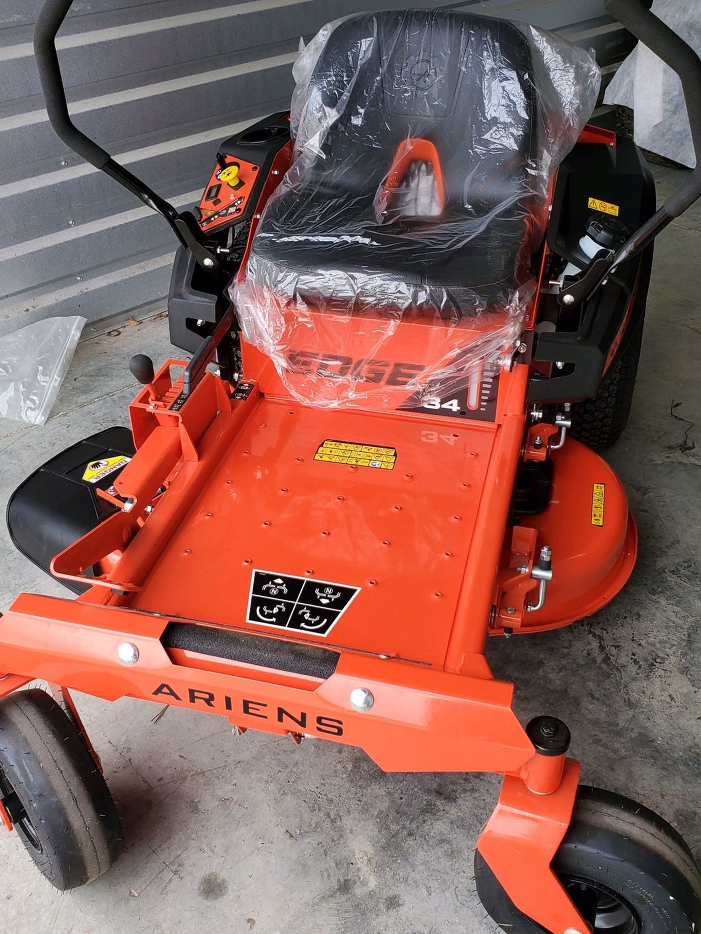 Brand New Ariens Edge 34-in 20-HP V-twin Zero-turn Riding Lawn Mower ...