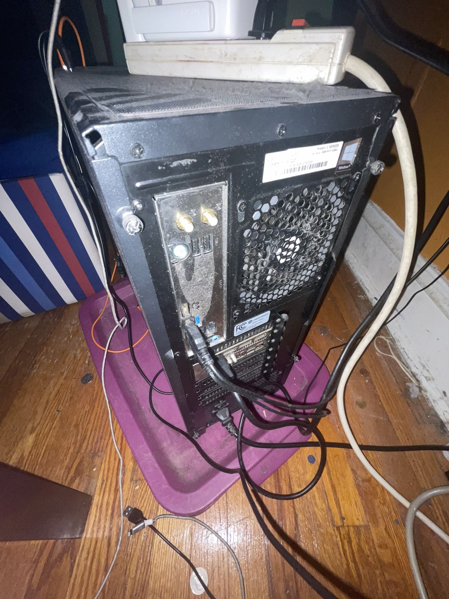 Cyberpower Pc C Series Et8880 Amd Ryzen 3 Gaming Desktop Windows 10