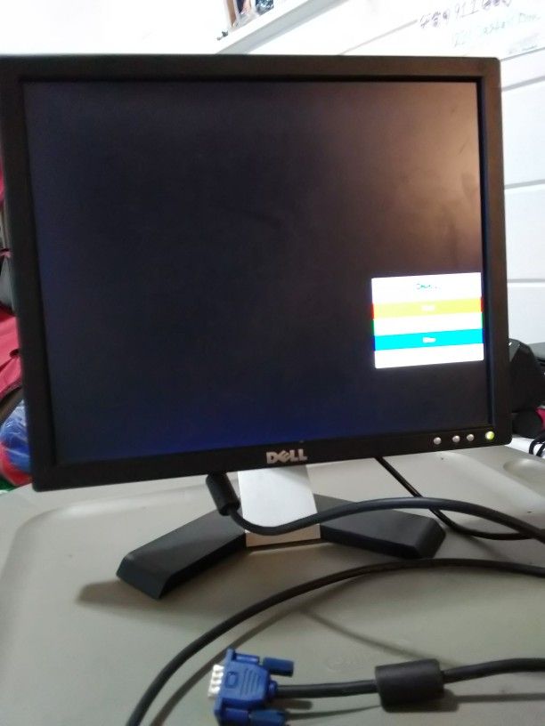 Dell Desktop Computer Monitor 17 Inch for Sale in Bakersfield, CA - OfferUp