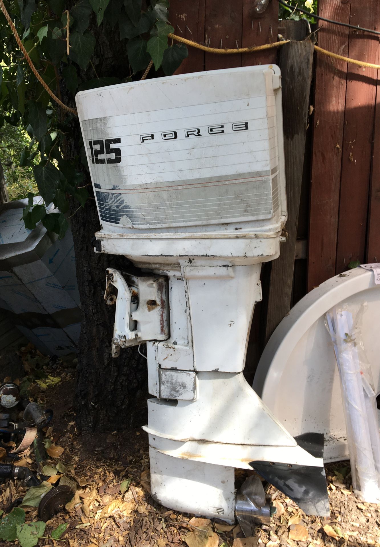 125 hp force outboard motor for Sale in Topanga, CA - OfferUp