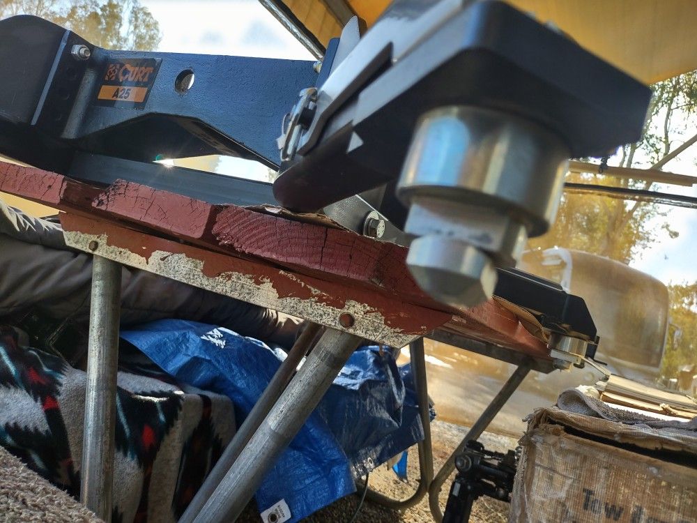 Curt/Ram A25 5th Wheel Hitch (25K) For Ram Factory Puck System for Sale ...