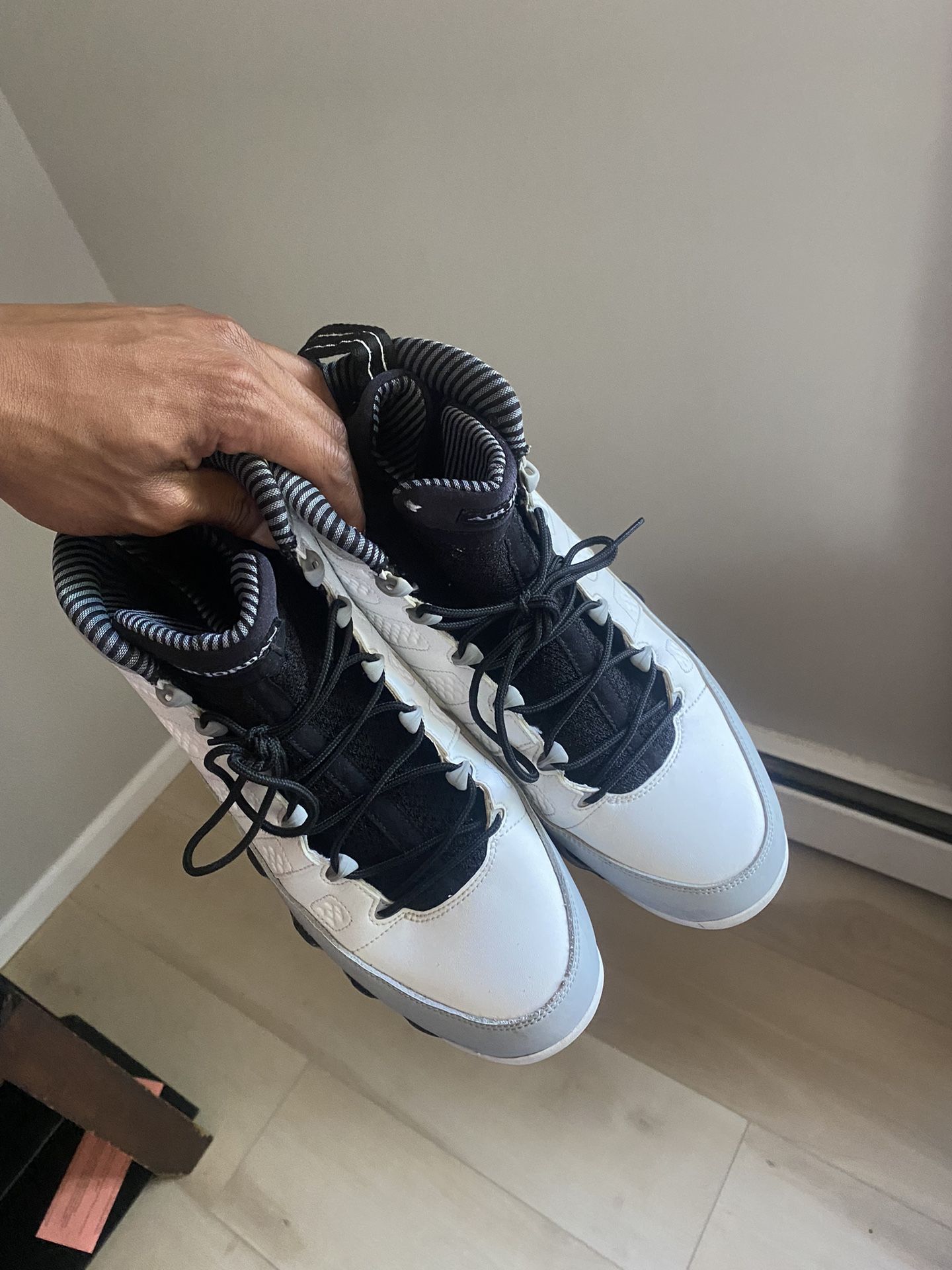 Baron 9s On Feet