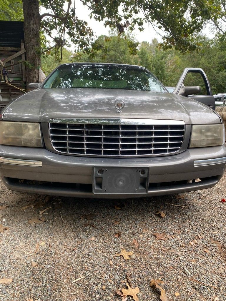1999 DeVille Low Miles for Sale in Fearrington, NC - OfferUp